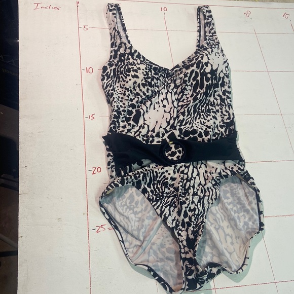 Jaclyn Smith | Swim | Jaclyn Smith Animal Print One Pc | Poshmark